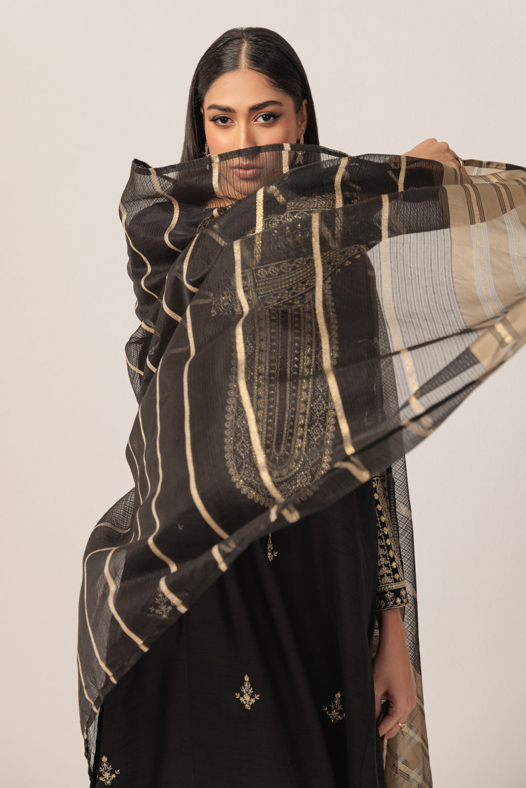 BLACK-SILK-3 PIECE (BS5243P16) BIN 75-76 – Bonanza Satrangi