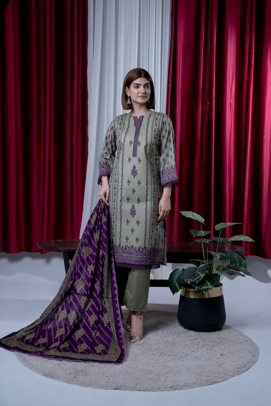 Lawn & Cotton Fabric – Bonanza Satrangi